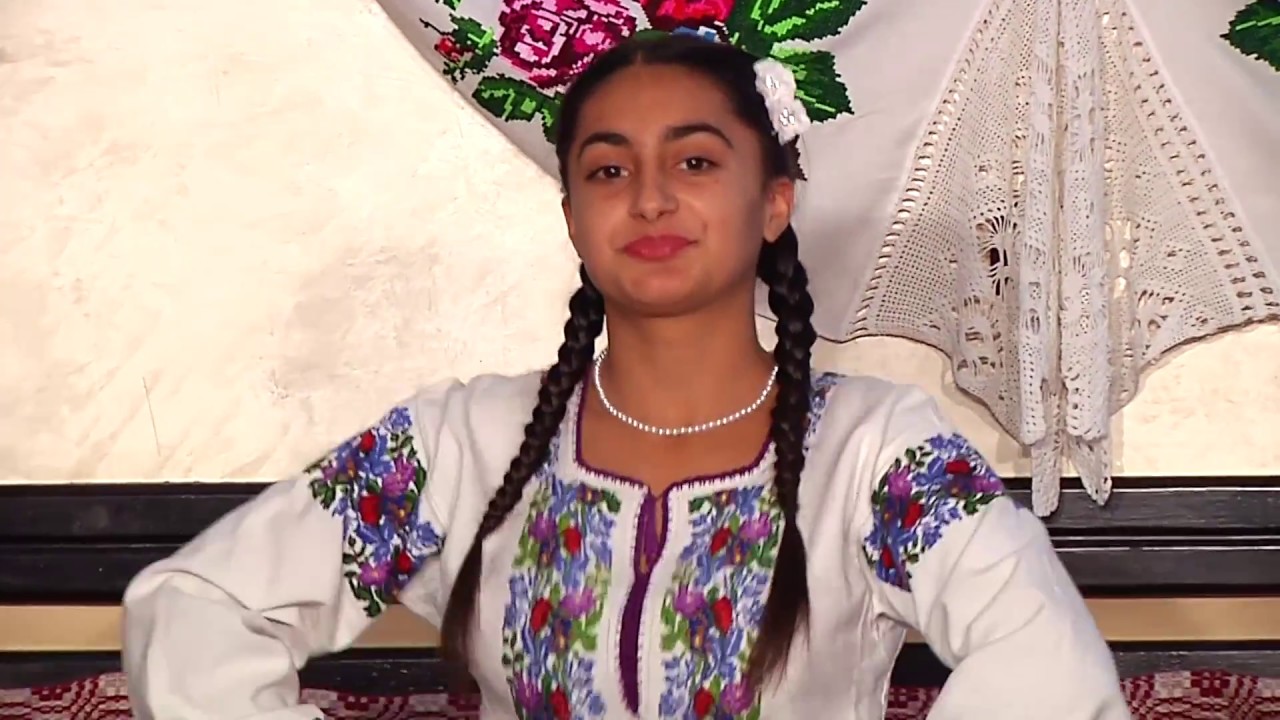 Iulia CHIRIAC - Satu-ntreg s-adună - YouTube