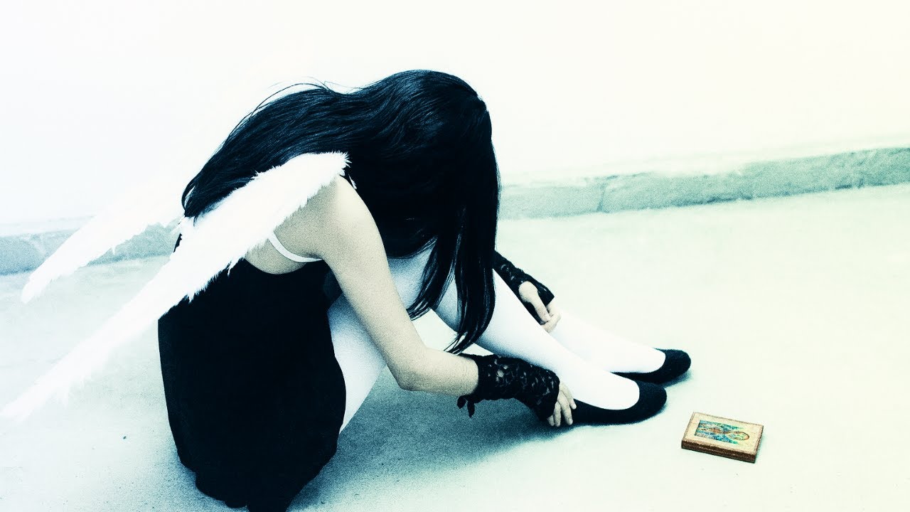 Anne Bloom - Save Me (Official Music Video) - YouTube