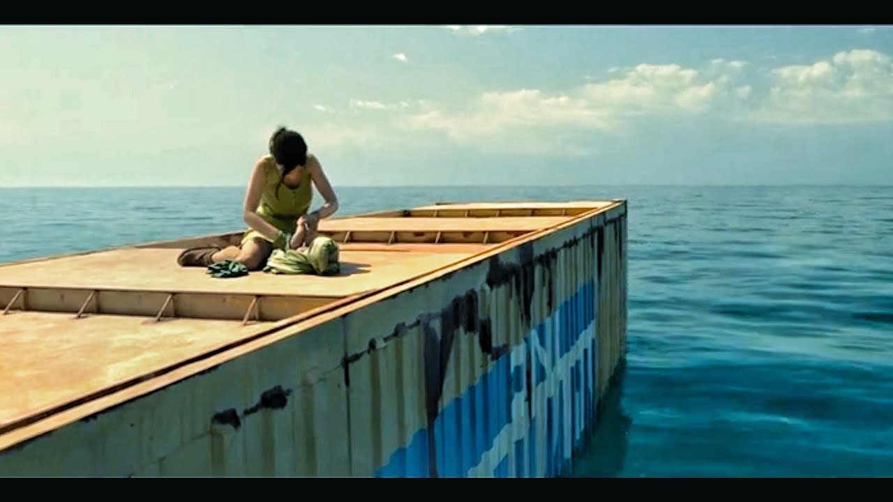 Woman stranded on the ocean learns to survive with her baby on a ...