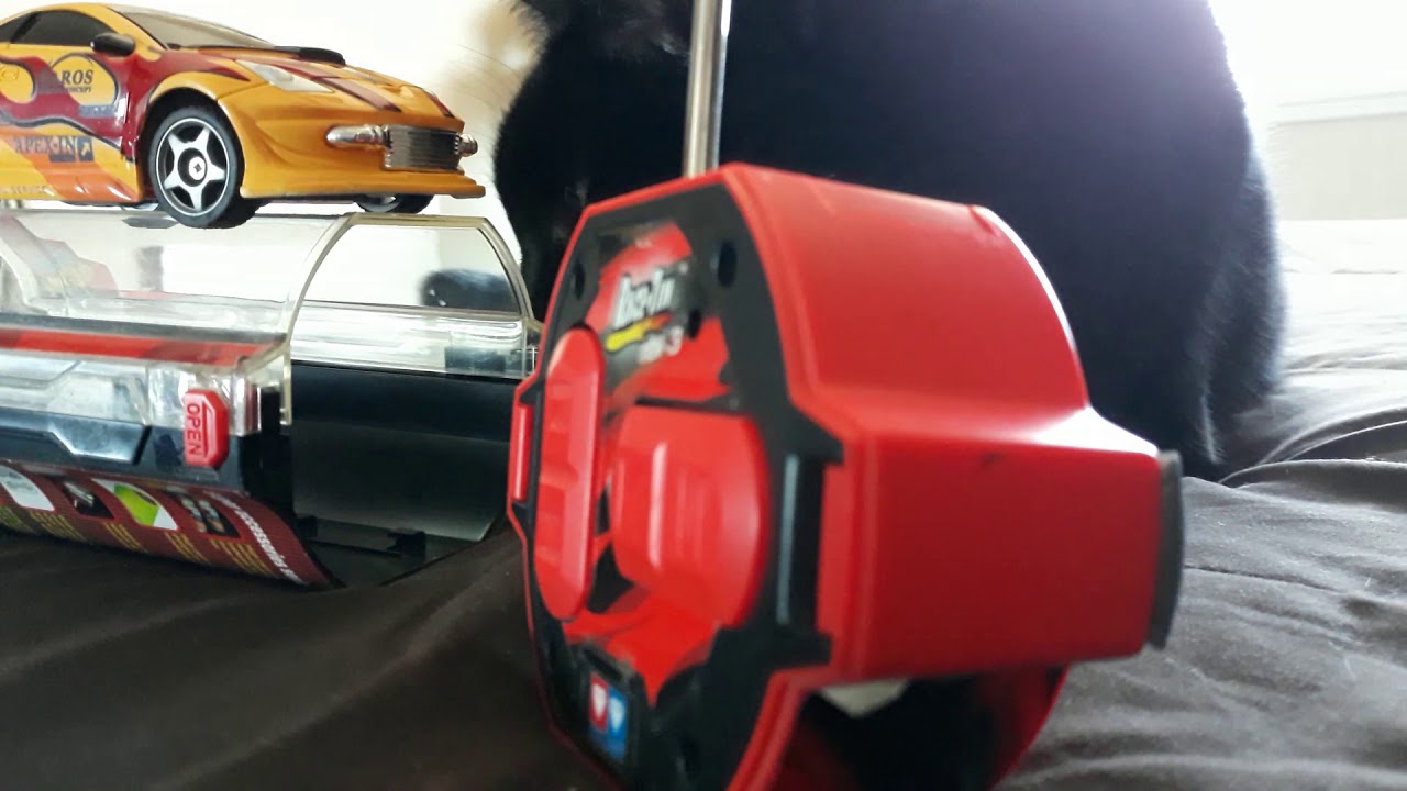 Auldey Gen-3 Race-Tin RC Car (yellow) - YouTube