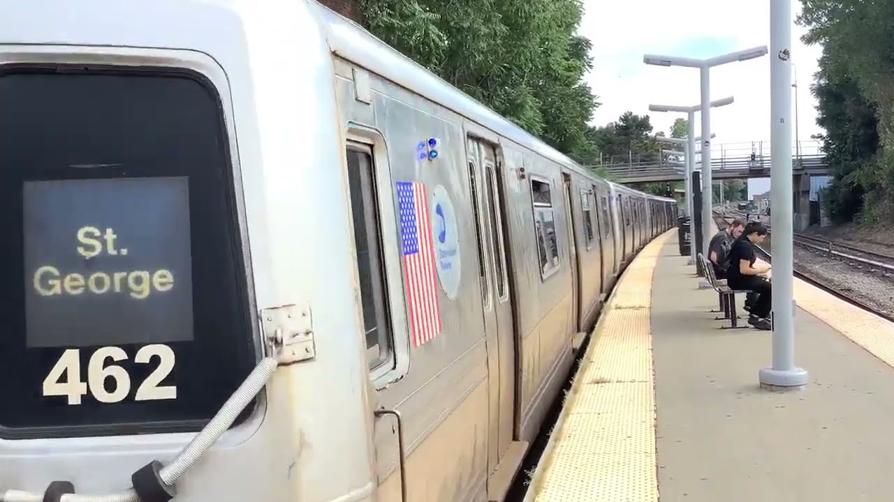 MTA SIR I St George Bound R44 SIR Local Train Arriving and Leaving ...