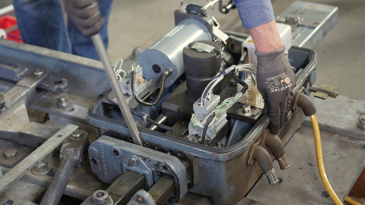 2 Vervangen van de lageropsluiting - Siemens S700K wisselsteller - YouTube