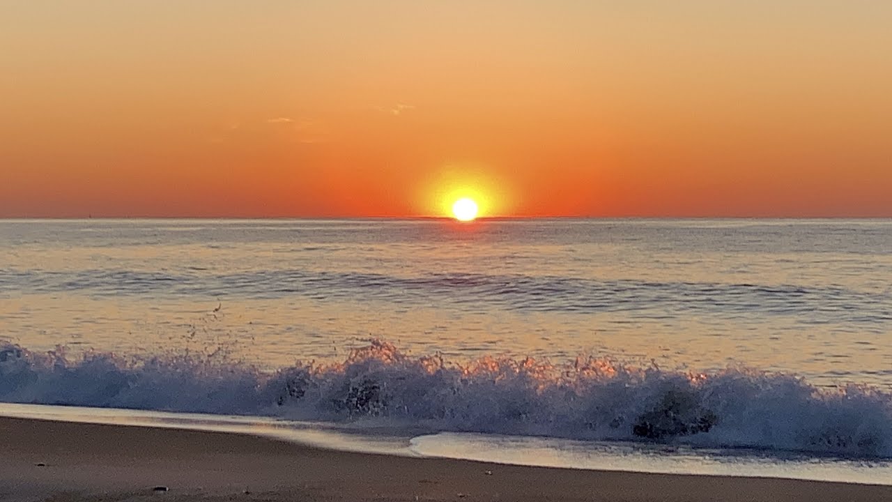 Splashy Saturday Sunrise Serenity - Natural Sounds of Sea Waves at the ...