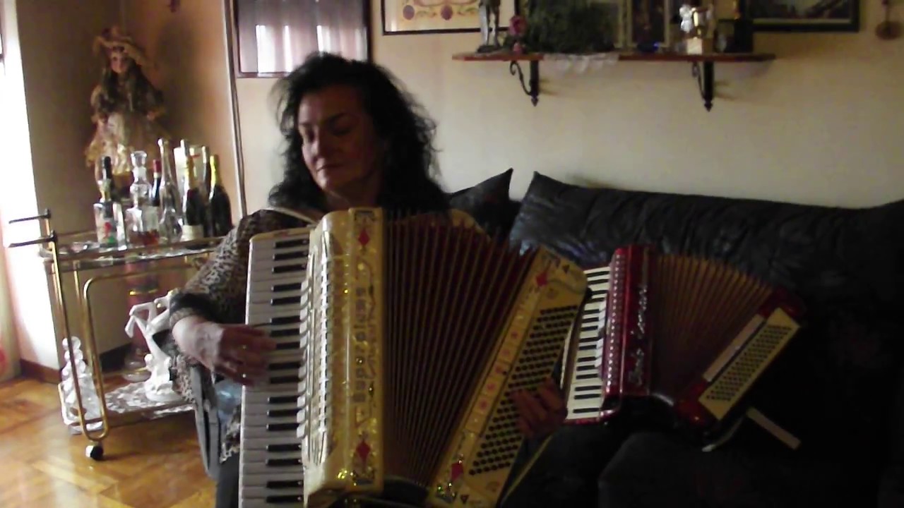 Selle e Pistole of Mario Piovano at accordeon MoniaGiovanna live - YouTube