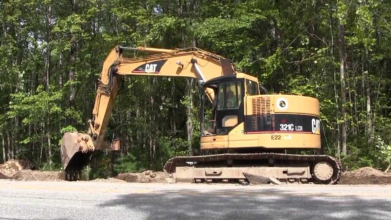 Cat 321CLCR Excavator - YouTube