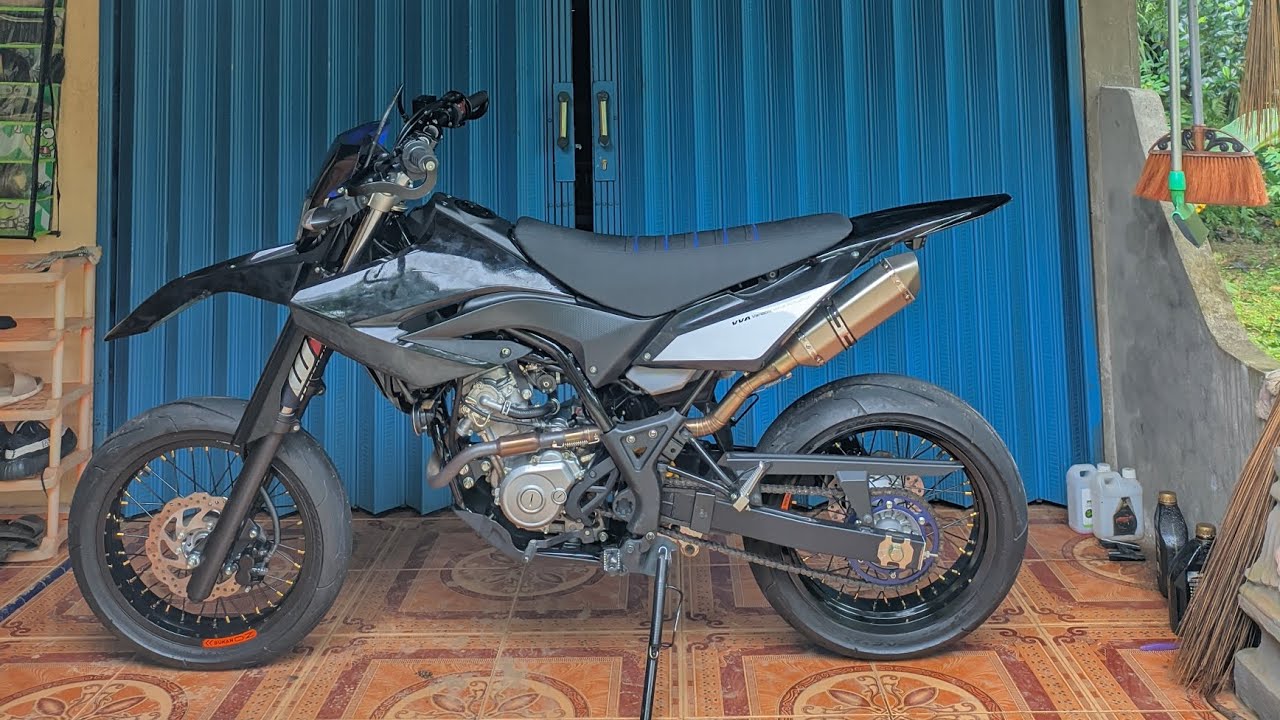 WR155 hitam polos dan kenalpot Akrapovic wr155 - YouTube