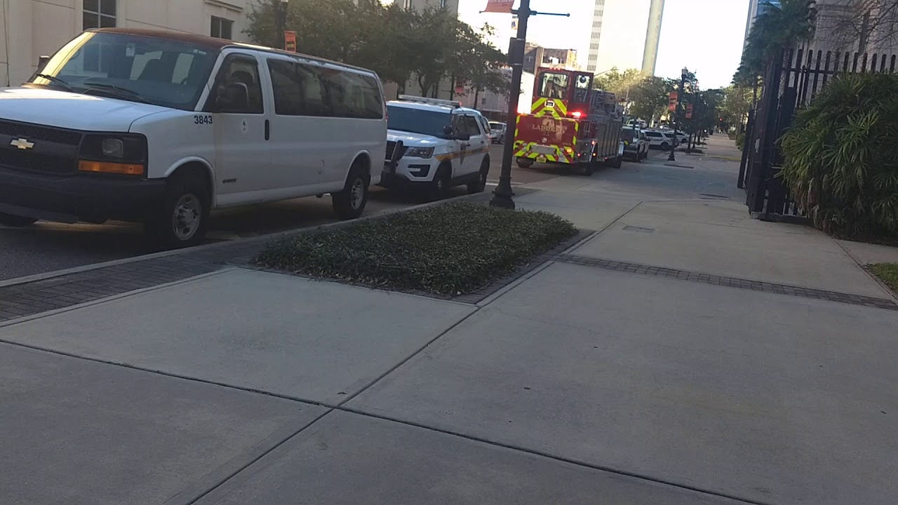 JFRD Ladder 4 on scene at the County Courthouse - YouTube