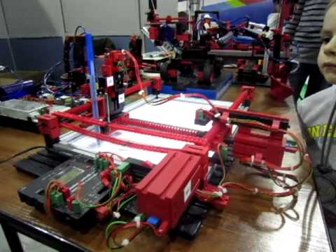 Конструктор "Fischer & Technics" на "Робофест 2012" - YouTube