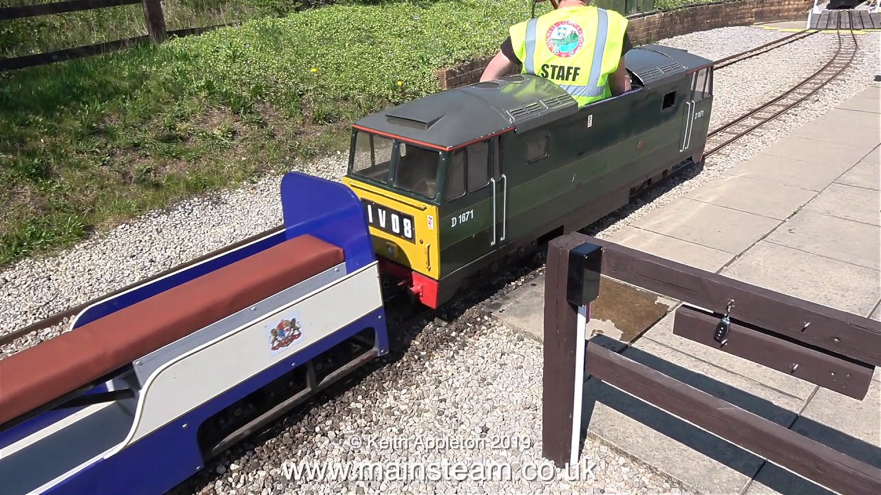 PUGNEYS LIGHT RAILWAY - WAKEFIELD, ENGLAND, UK - APRIL 2019 - YouTube