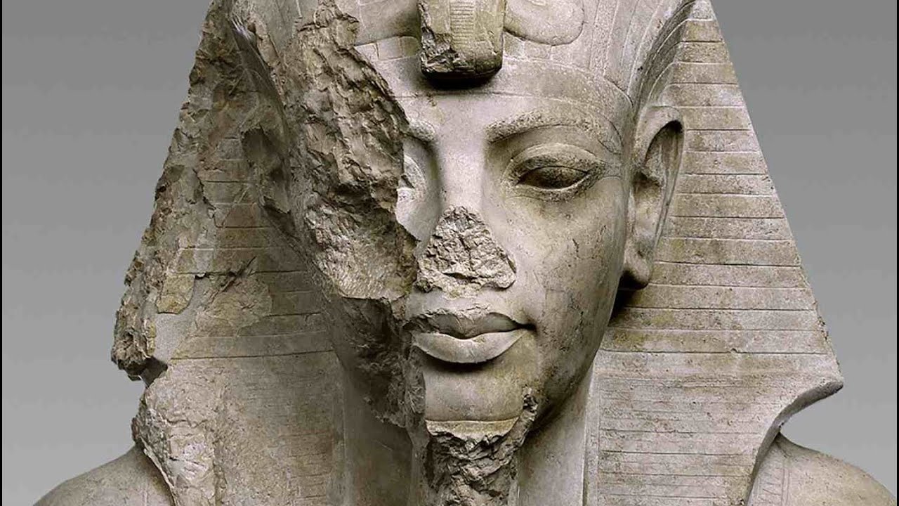 Egyptian statues under the microscope - YouTube