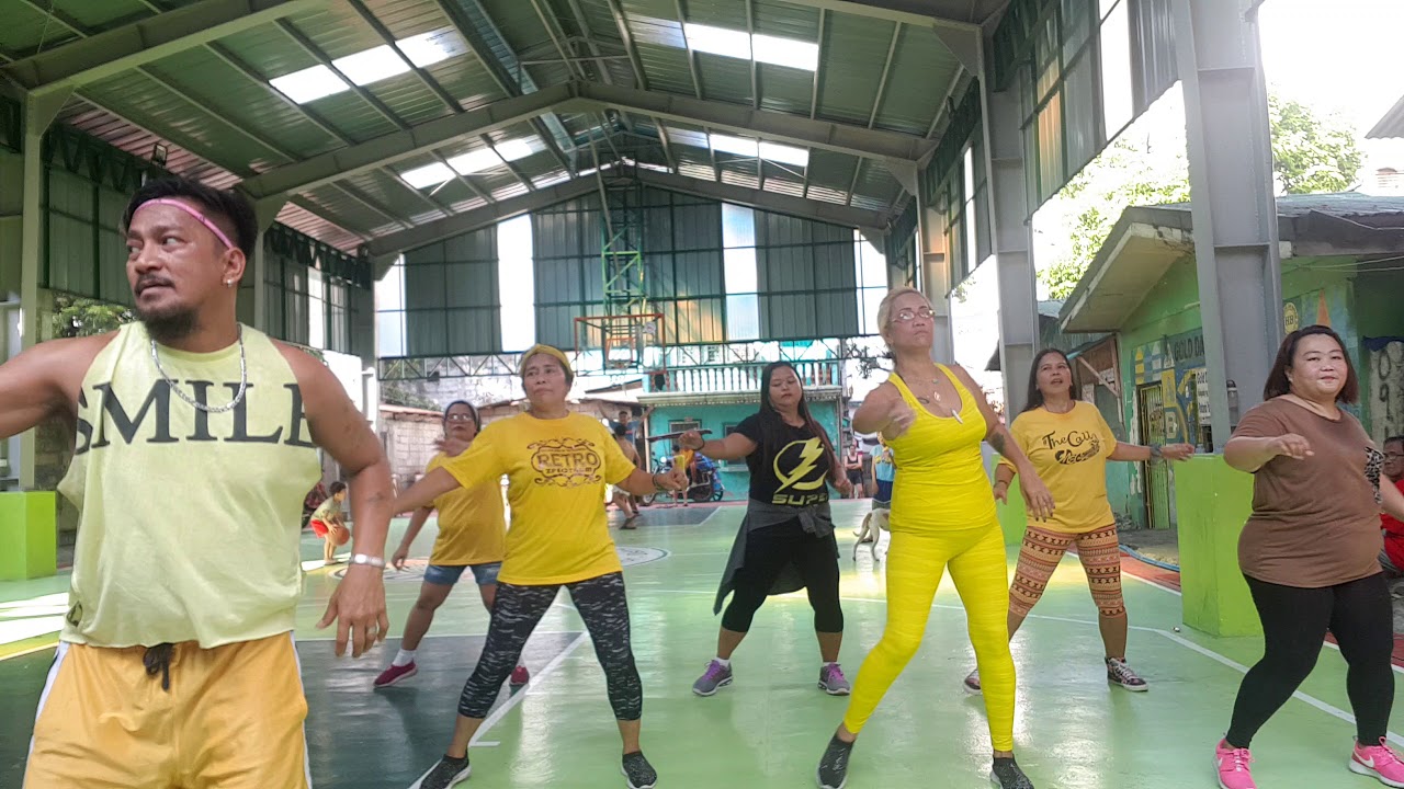 Zumba gold in yellow mode 10 - YouTube