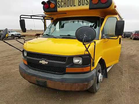 2004 Chevrolet 14 Passenger Bus - YouTube