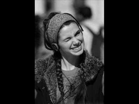 Begüm Birgören - www.BegumBirgoren.org