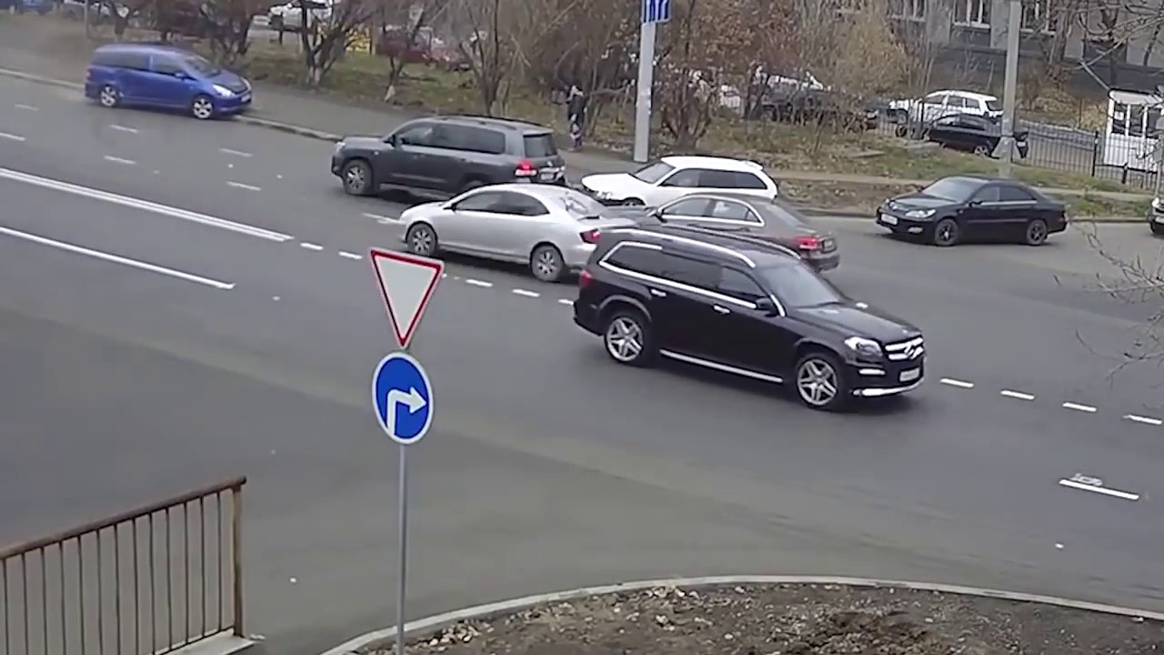 Best of Russian Driving Fails 2019 - YouTube