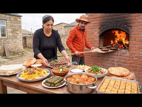 Azerbaycanlı bir köy kadını tandır, sac ve taş fırın kullanarak 10 farklı yemek hazırladı.
