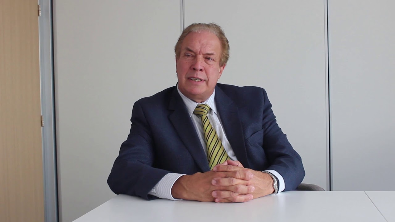 Alejandro Olivera árbitro y mediador del Centro Empresarial de ...