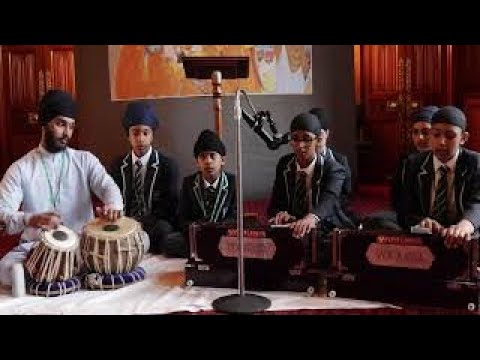 Kirtan by the students from The Khalsa Academy, Wolverhampton - YouTube