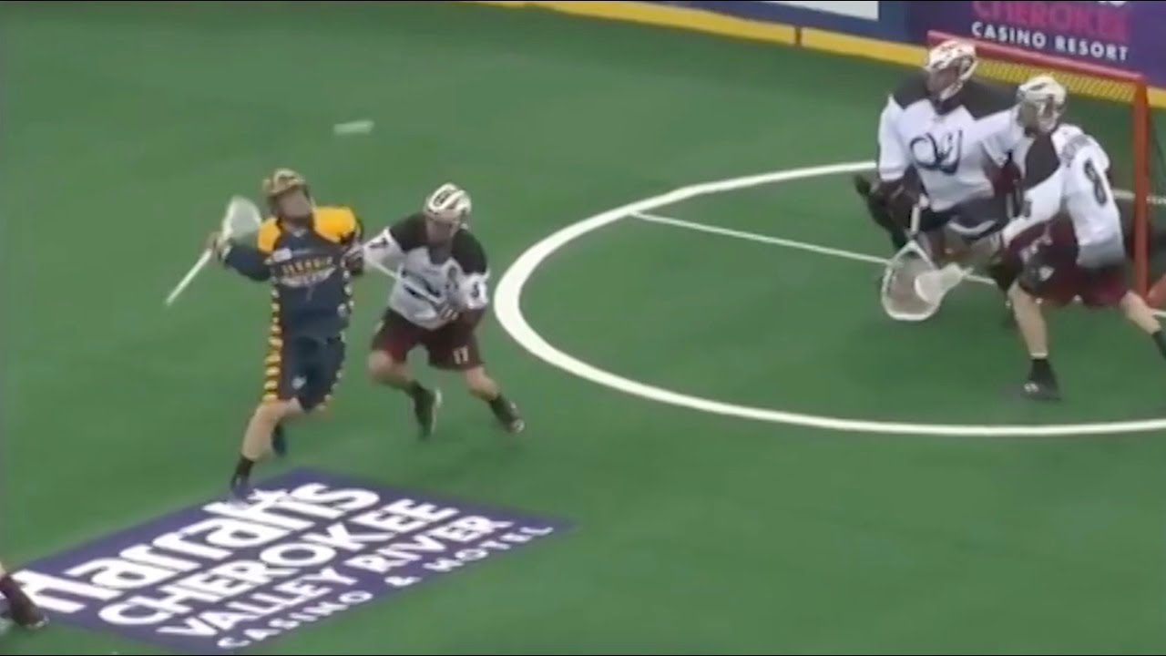 One Handed Behind the Back Goal - YouTube