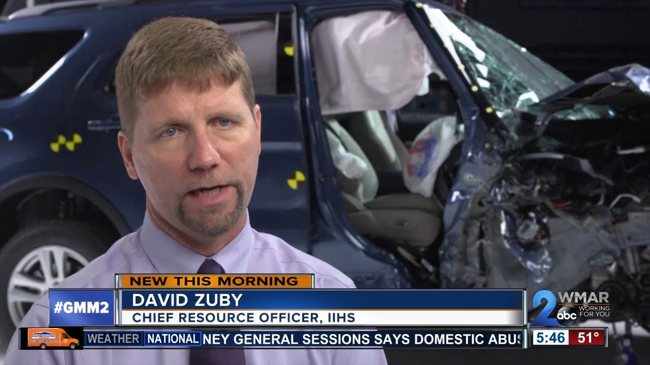 Two popular SUVs fail passenger crash safety test - YouTube