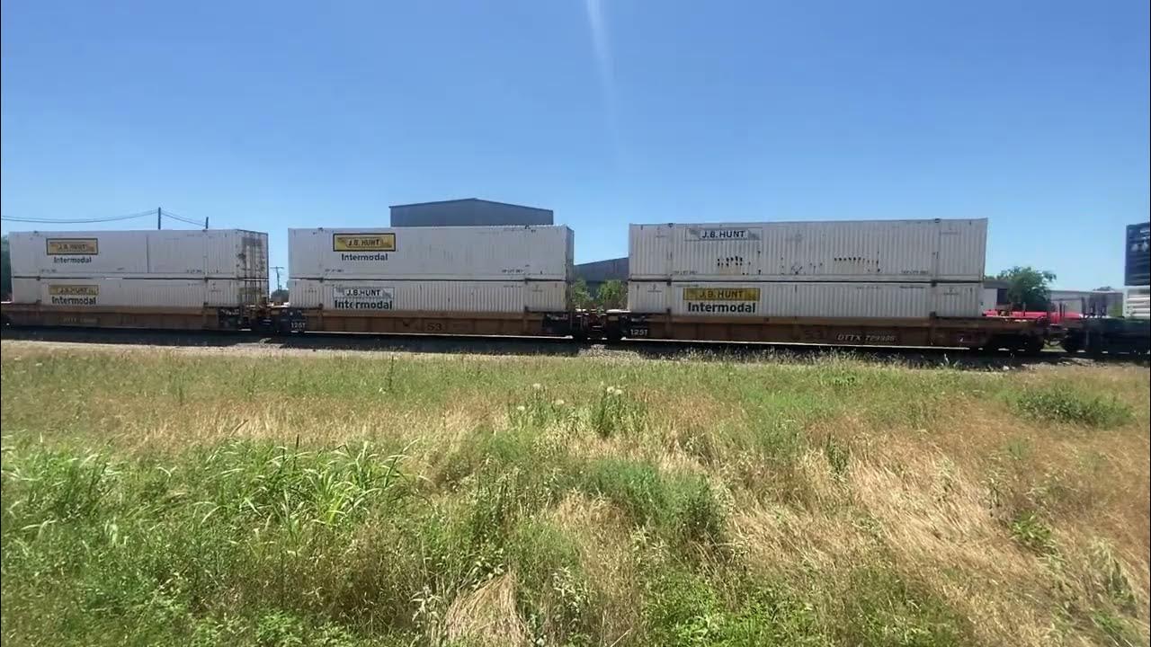 BNSF 6730 leads an Intermodal Z Train at Rhome, TX - YouTube