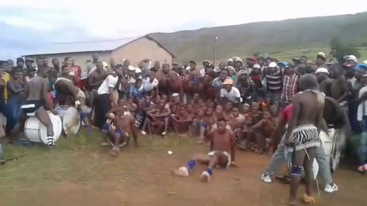 Ingoma Mzansi Zulu traditional Dance - YouTube