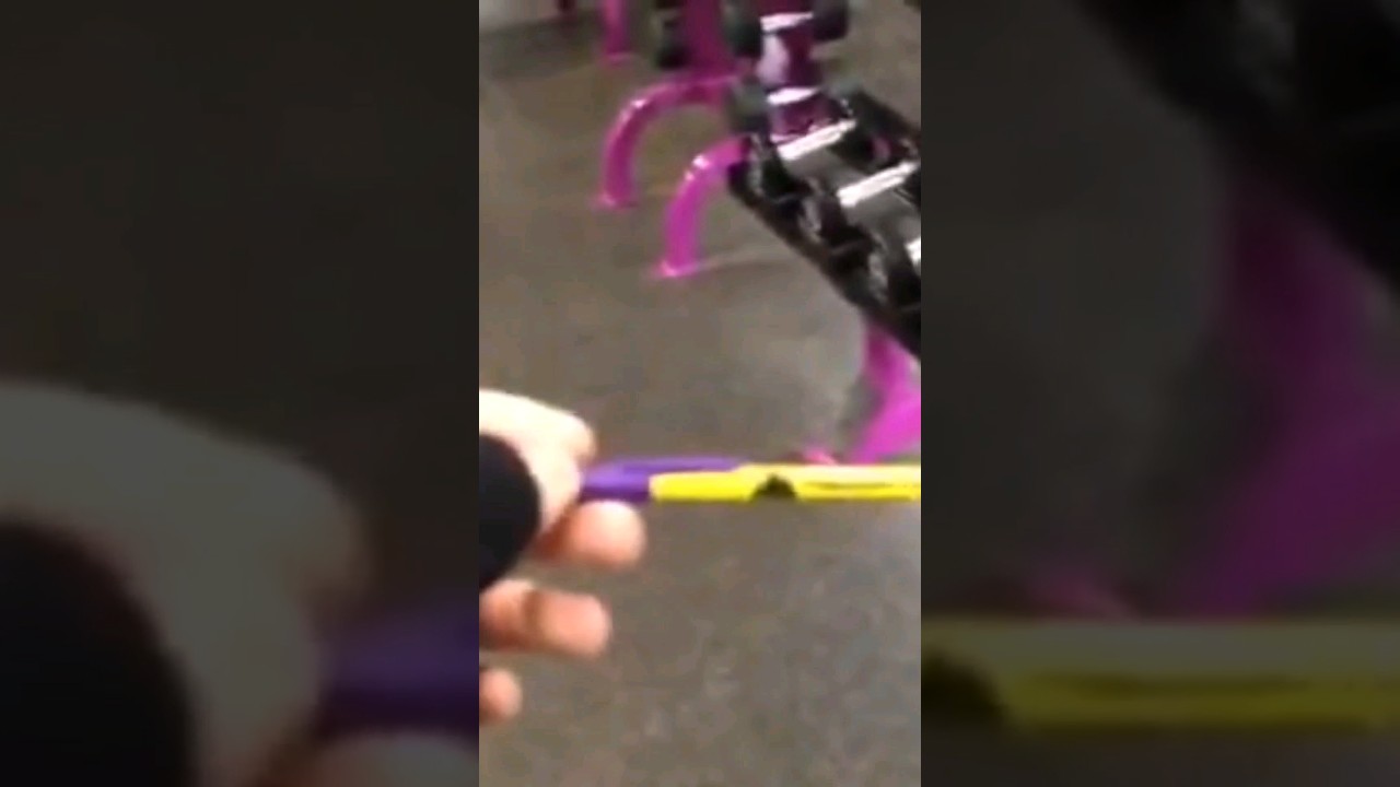 DON'T DROP A PEN AT PLANET FITNESS (lunk alarm) #shorts - YouTube