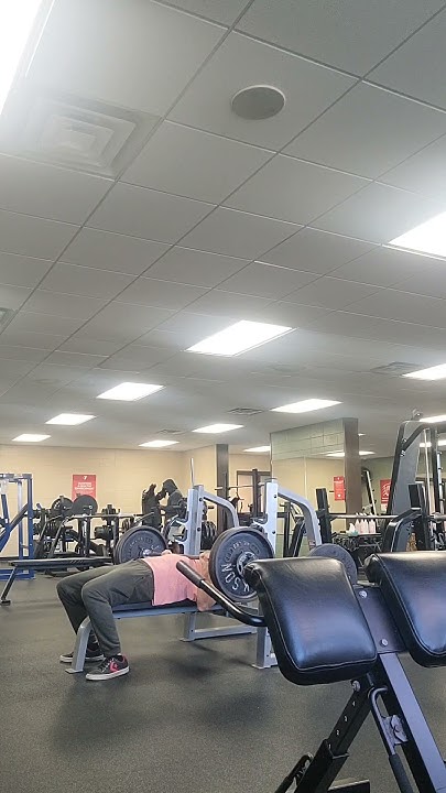 Week 13 Day 4 Close-Grip Bench 230 lbs - YouTube