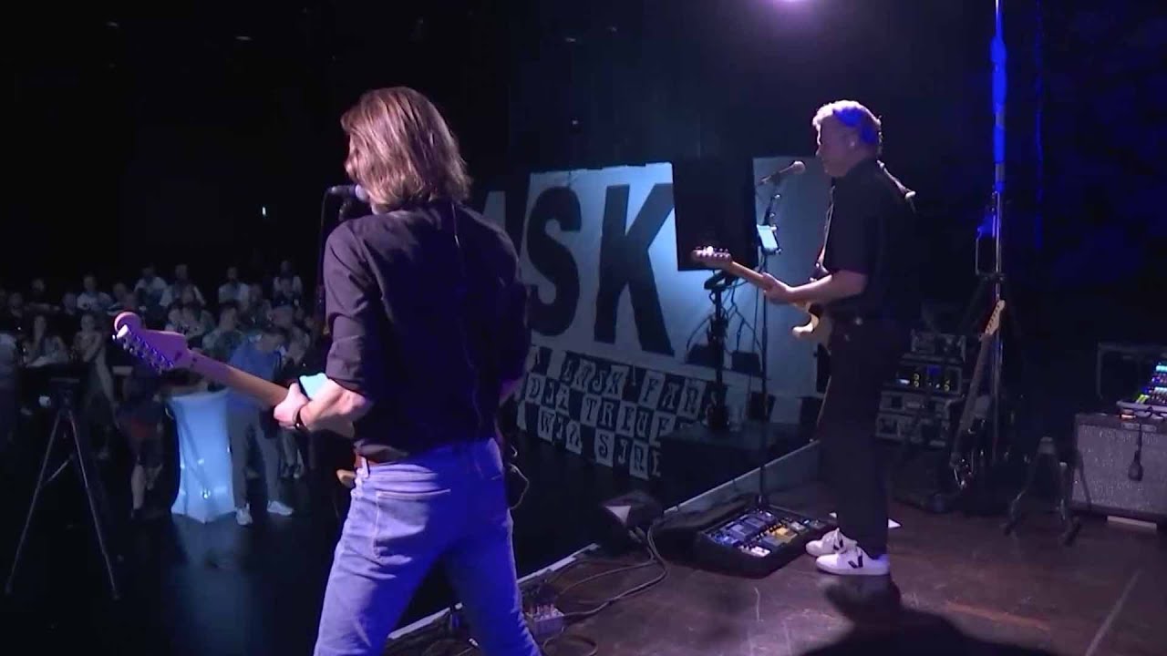 Neue Hymne: „Emma Peal“ mit frischem LASK-Song - YouTube