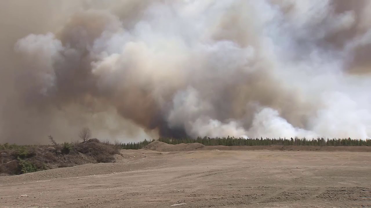 Incendie de forêt majeur à Sept Îles - YouTube