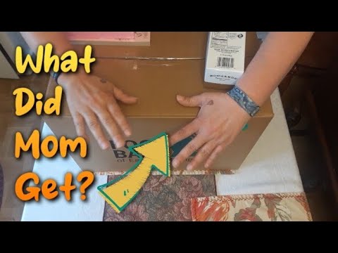 What's Inside A Senior Food Commodity Box? June 2025 - YouTube