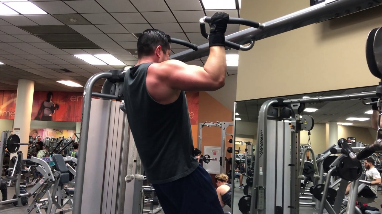 Holding and squeezing with your pull-ups. - YouTube