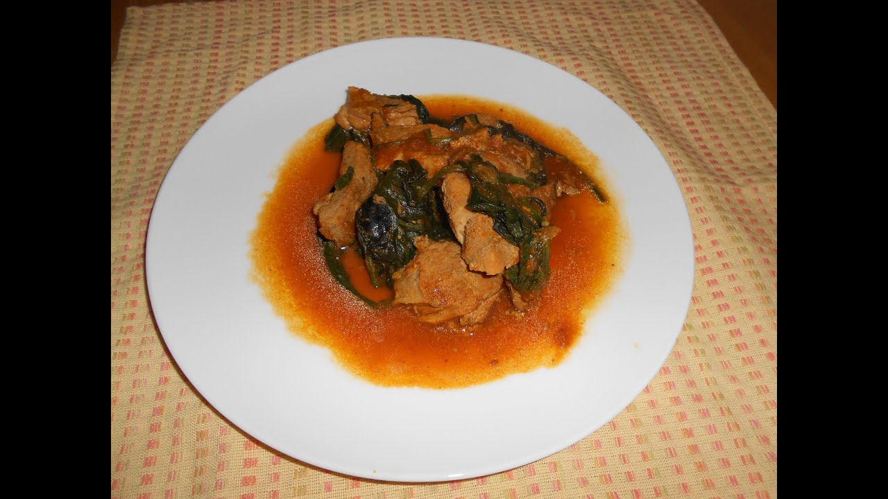 Espinazo De Cerdo En Salsa Roja Con Espinaca - YouTube