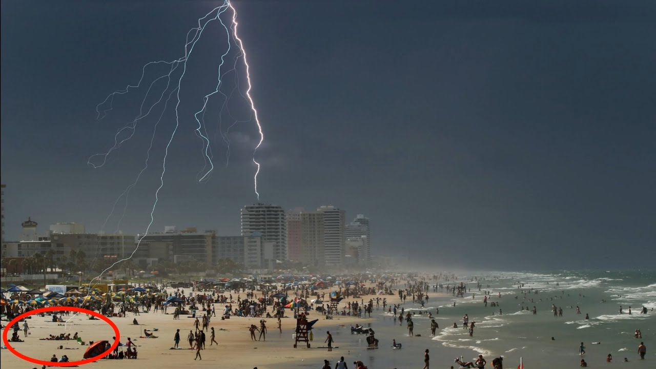 5 Warning Signs That A Lightning Will Strike Near You - YouTube