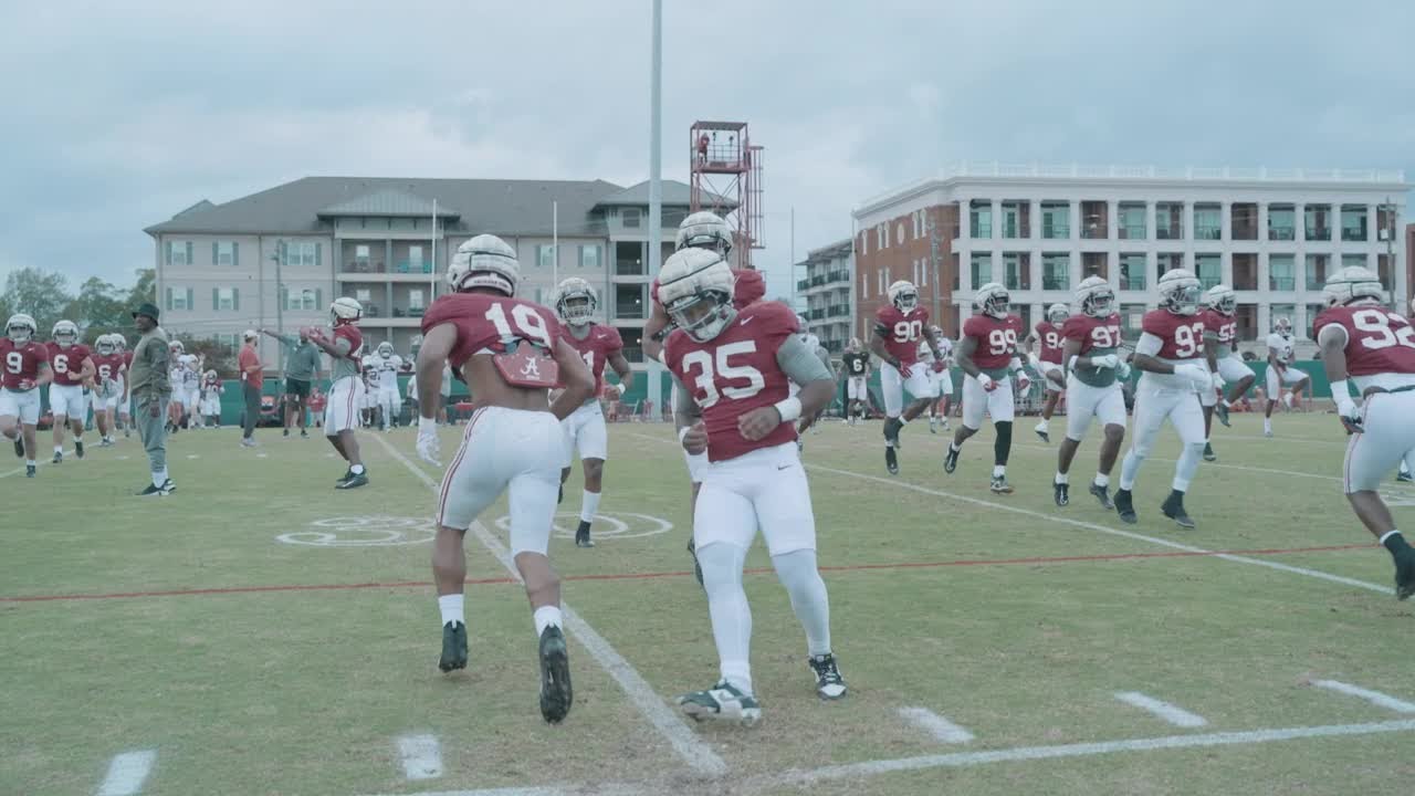 Alabama football holds second workout of Auburn week - YouTube