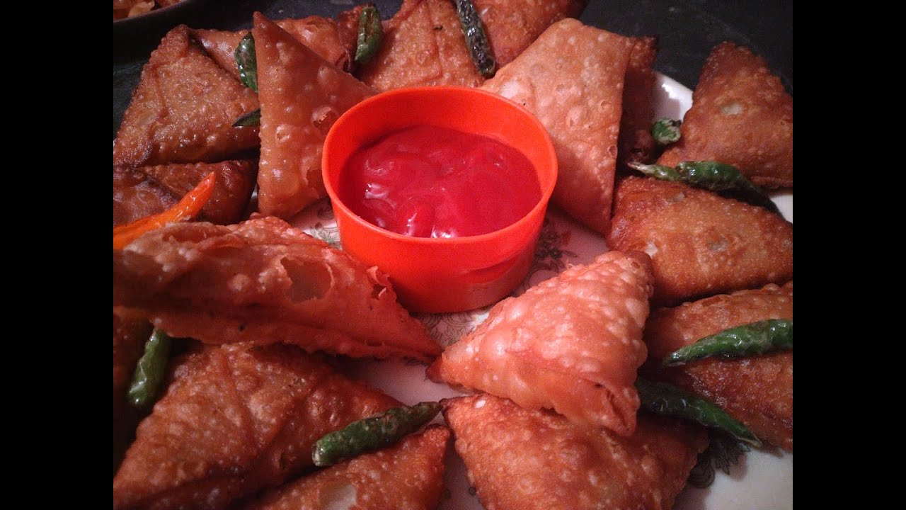 TASTY AND CRISPY ONION SAMOSA || ULLI SAMOSA || - YouTube