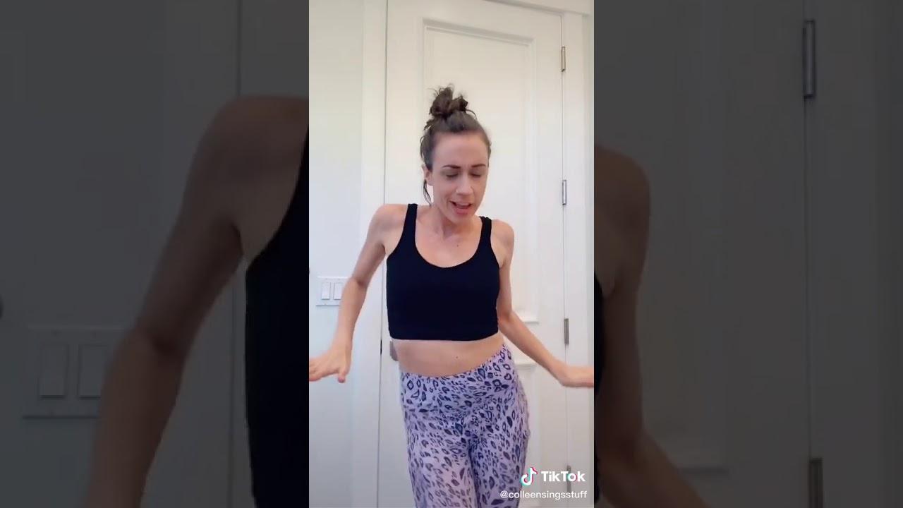 Colleen Ballinger tiktok shelovesdarion savage dance - YouTube