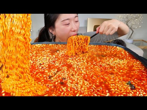 ASMR 24시간 공복 후 배고프니까 진짬뽕 라면 10개만 먹을게요 :) Sleep for 24 hours and eat 10 ramen mukbang