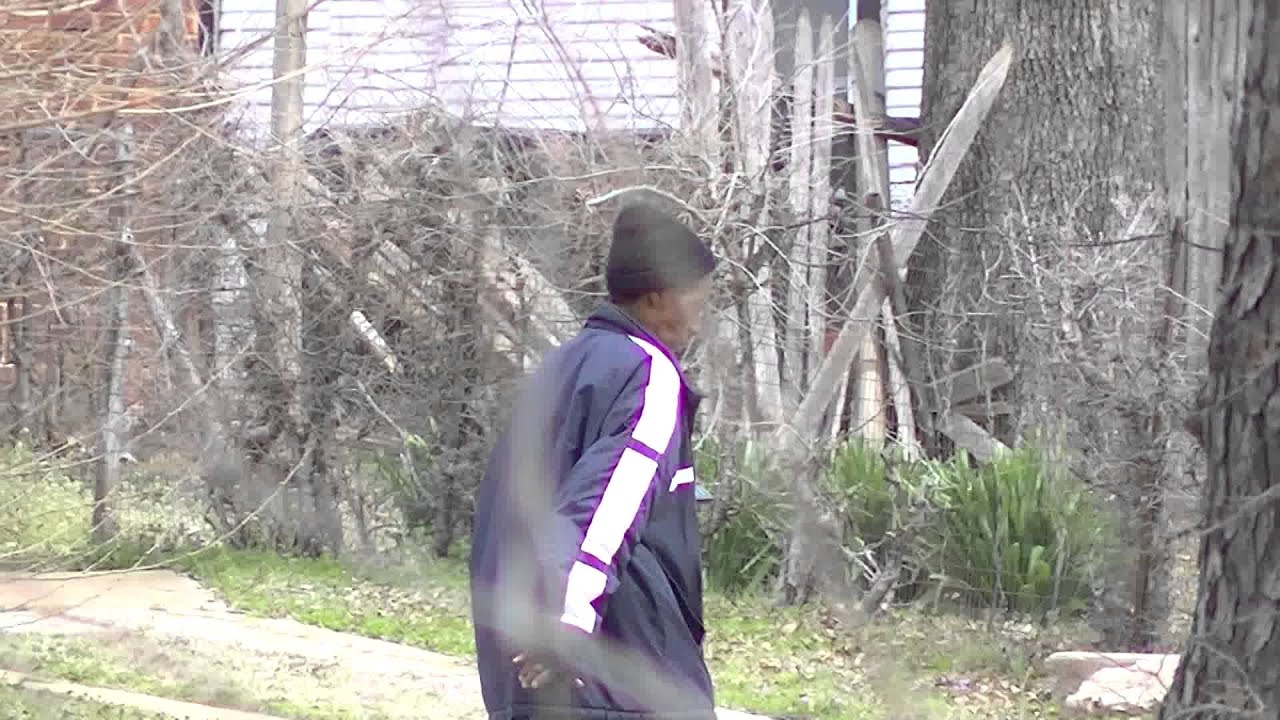 Henny Red Shows You How Crackheads Walk - YouTube