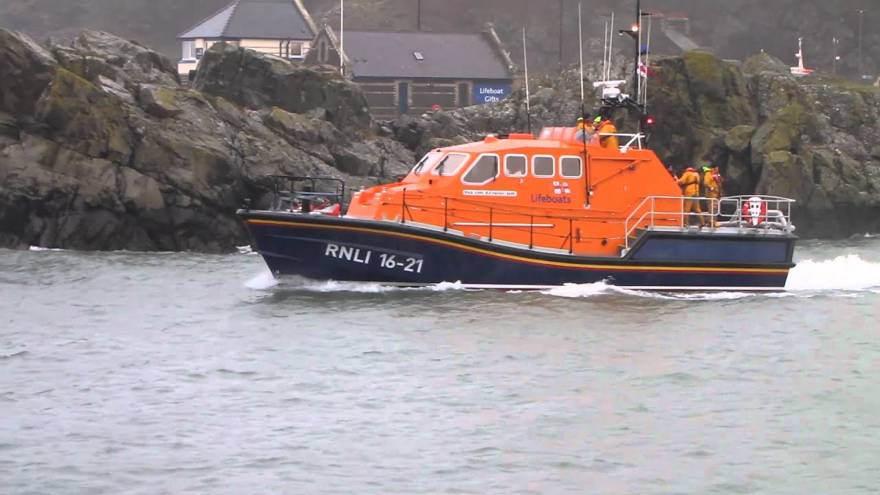 Portpatrick Lifeboat heading out on exercise 30/12/11 - YouTube