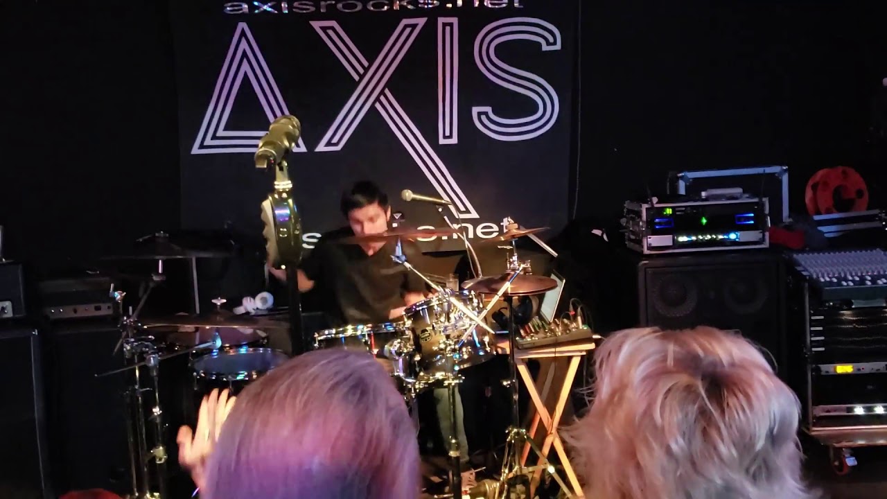 Ryan Glick Vinnies drum solo with Axis! - YouTube