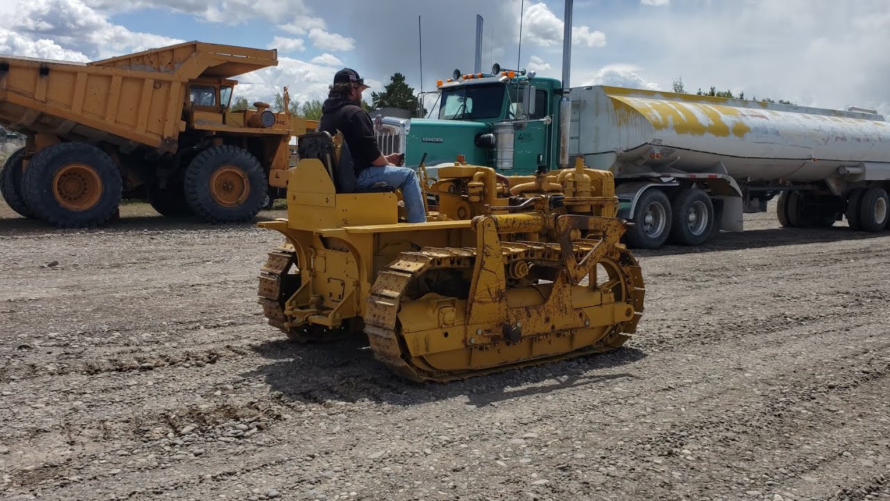 1945 CAT D4 - YouTube