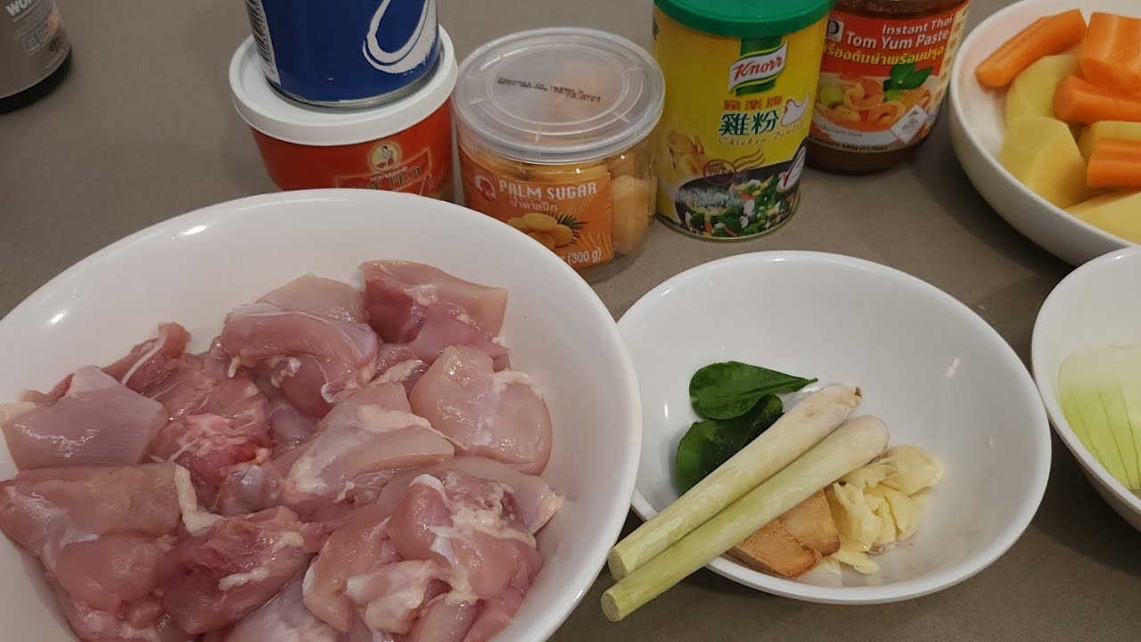 Hello everyone, lets cook khmer/cambodian chicken curry 🍛! - YouTube