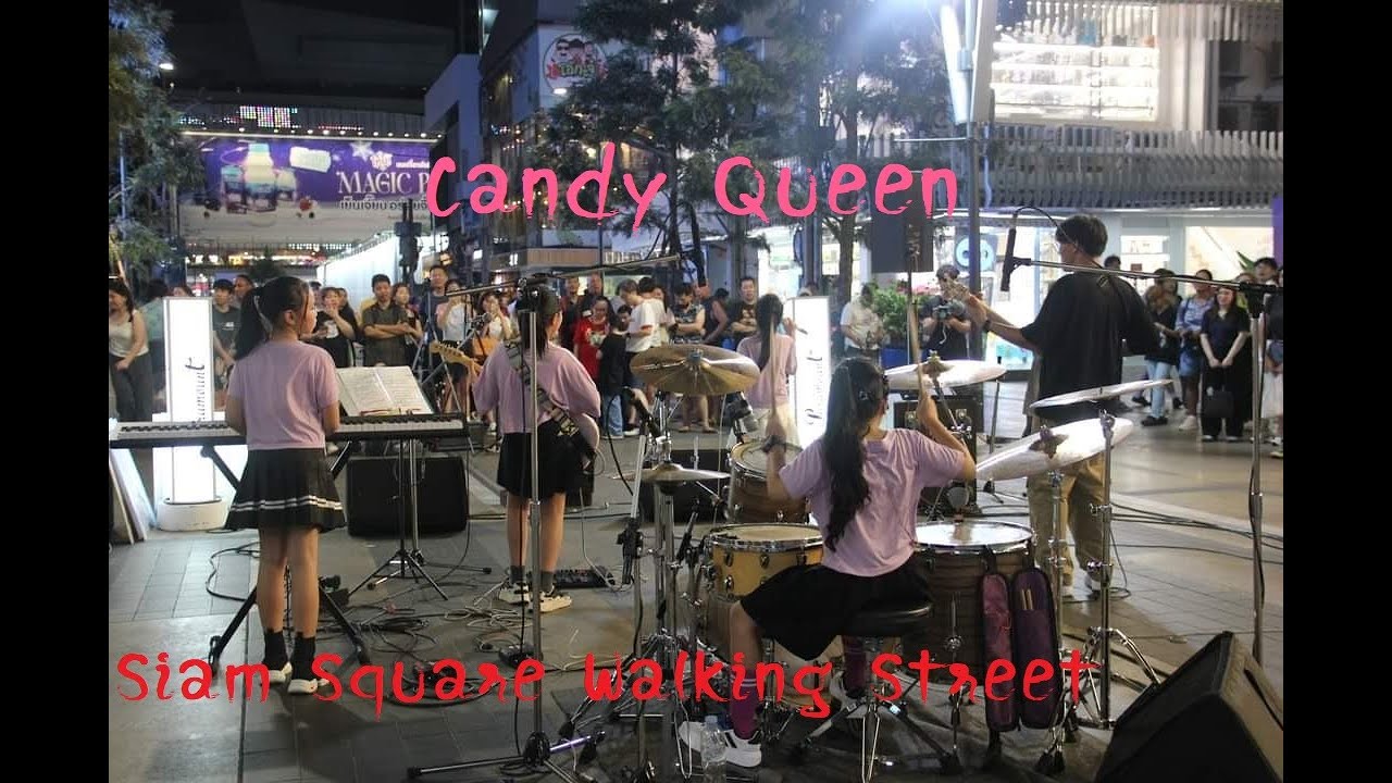 จันทร์เจ้า cover by #candyqueen @Siam Square Walking Street 6/04/24 - YouTube