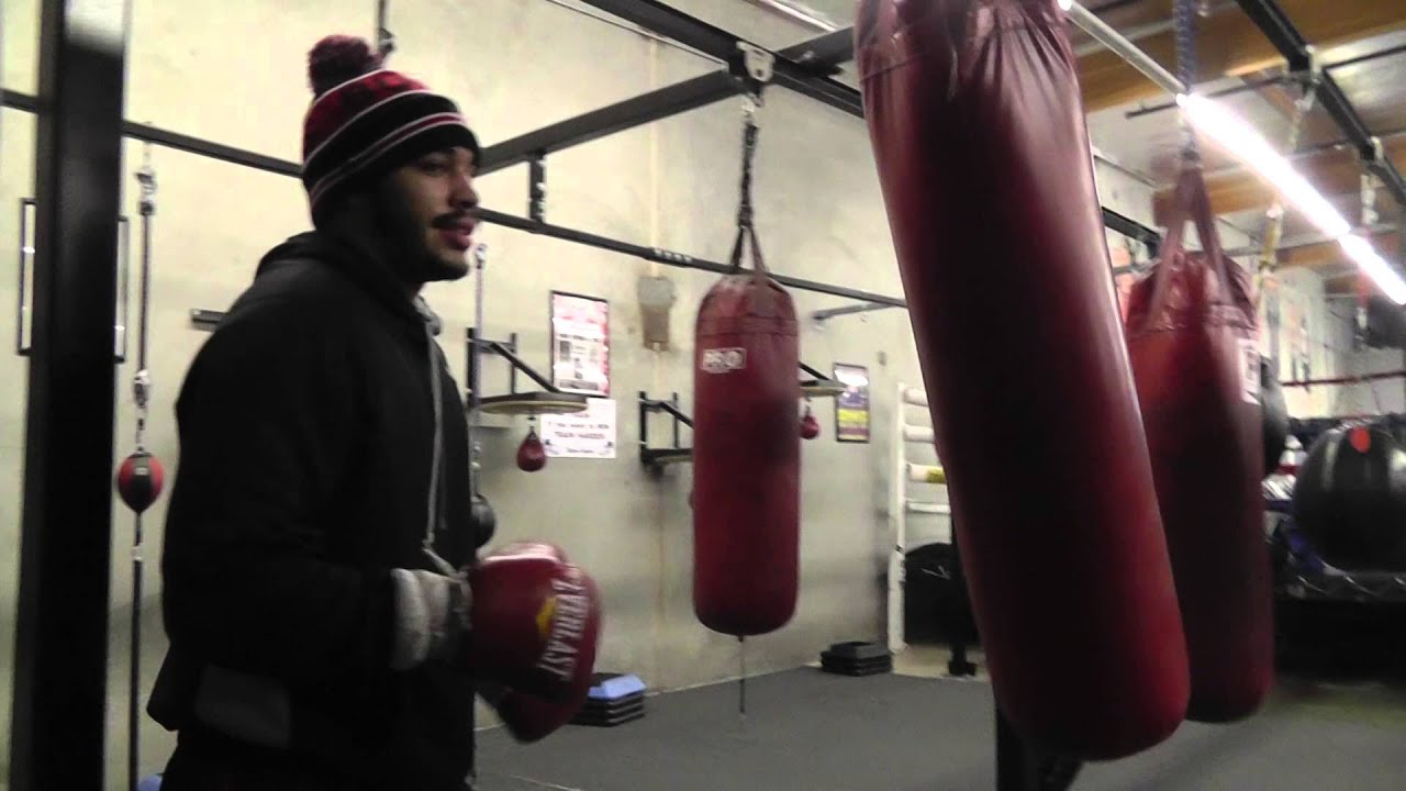 eddie alicea working the bag in oxnard EsNews Boxing - YouTube