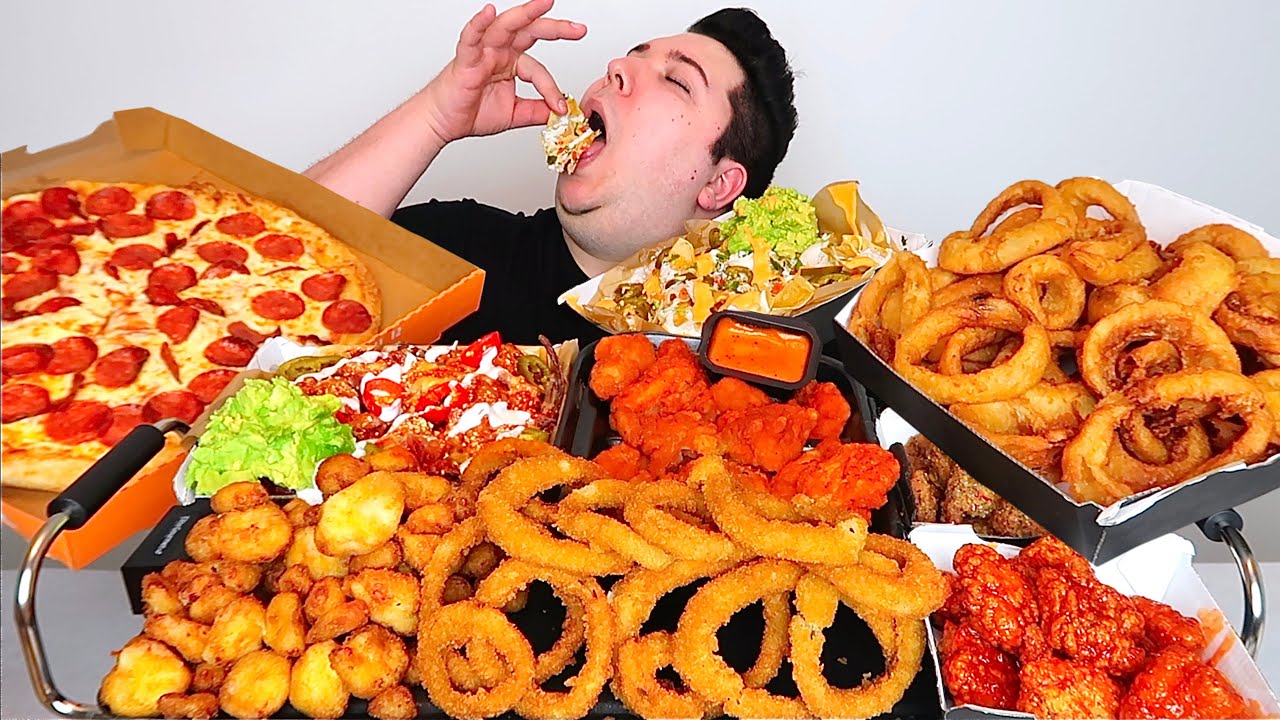 THE FAST FOOD SUPERBOWL FEAST 20,000 CALORIES - YouTube