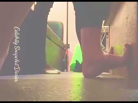 billie eilish feet🦶🦶😍👅❤️