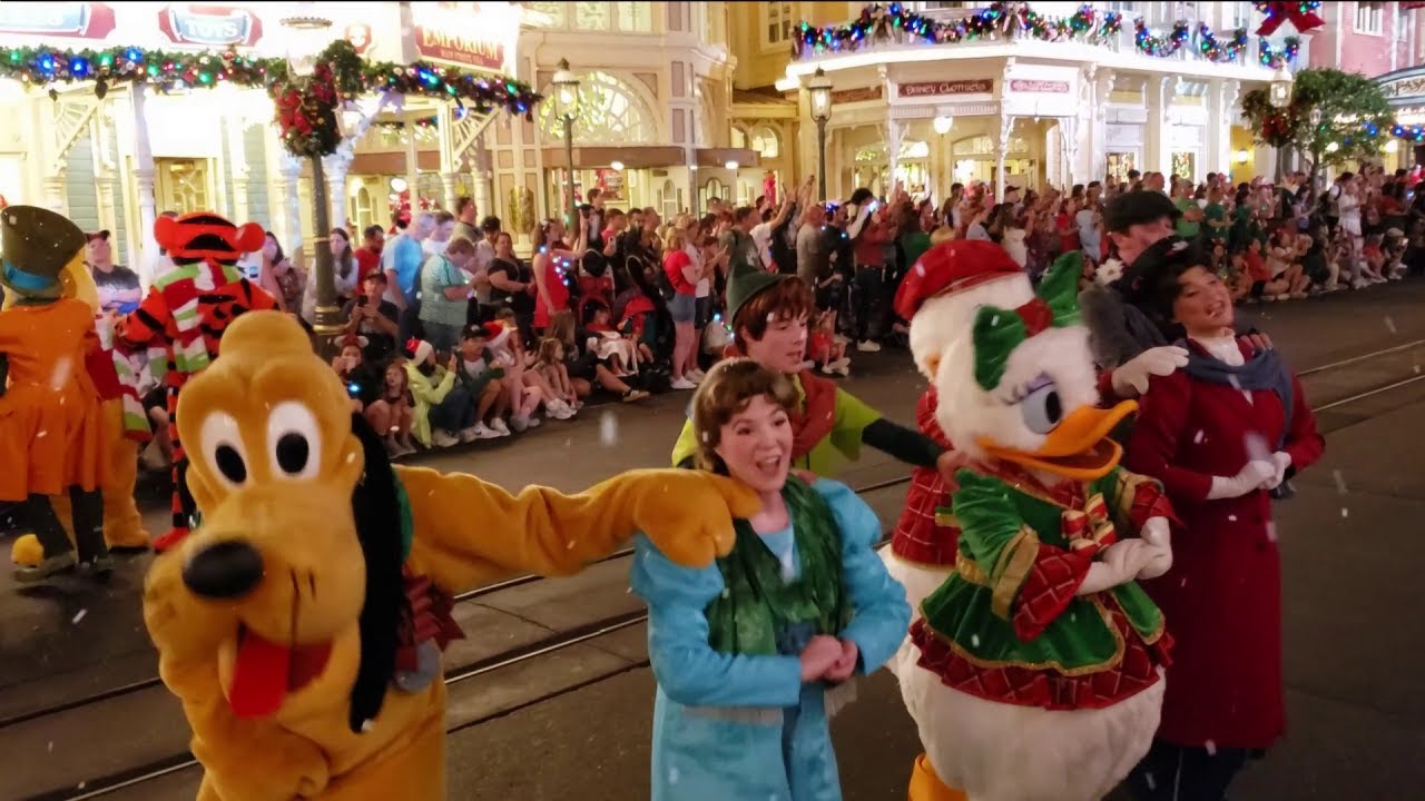 Disney Christmas Parade Magic Kingdom Walt Disney World - YouTube