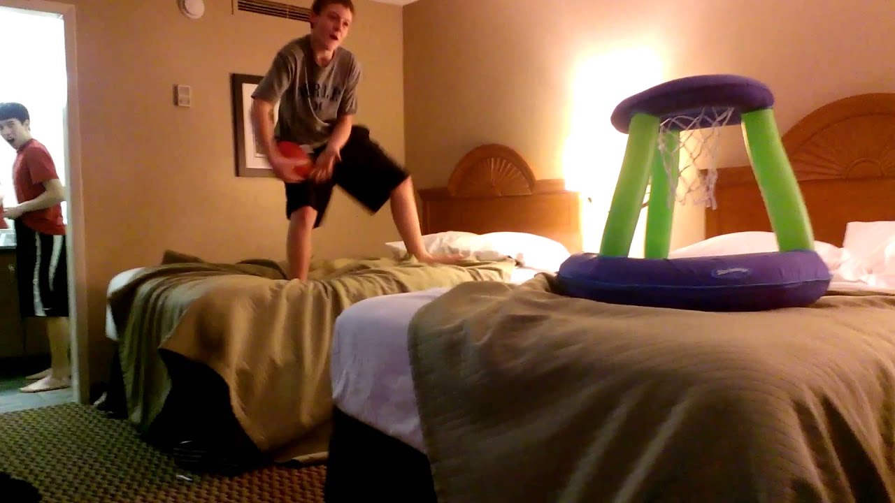 Dude Perfect Junior - YouTube