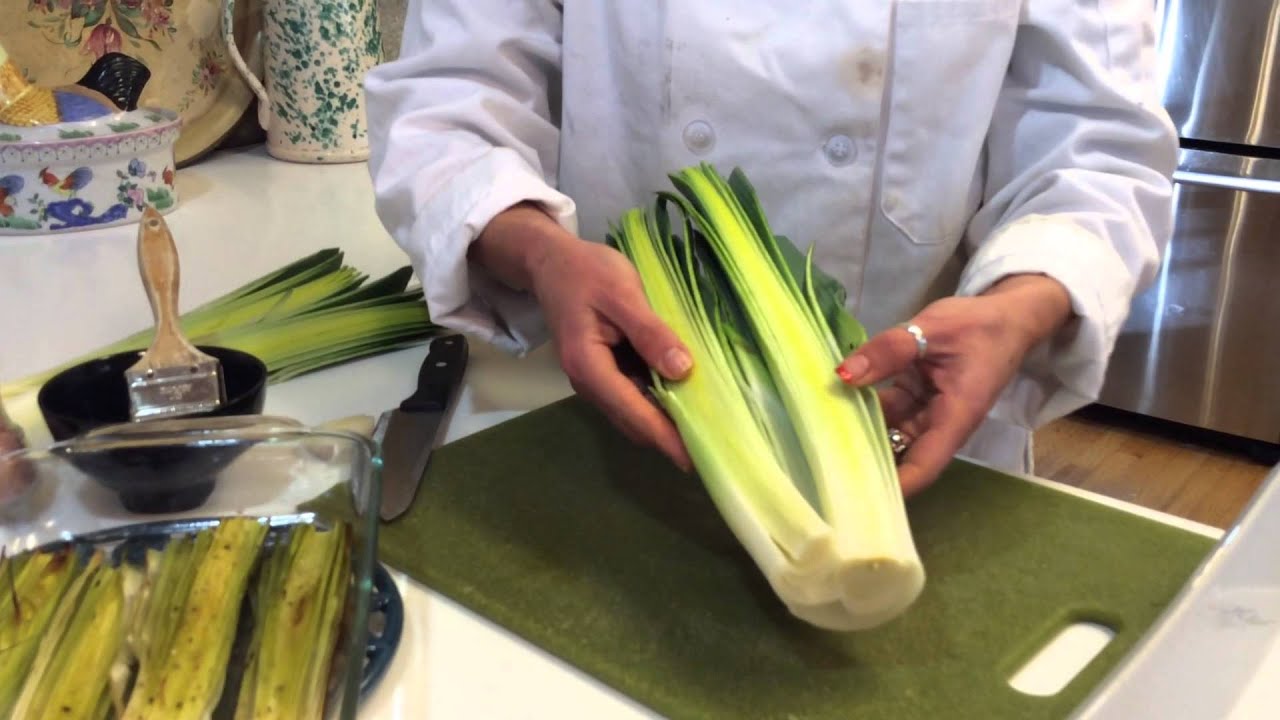 Chef Hallie Roasts Leeks - YouTube