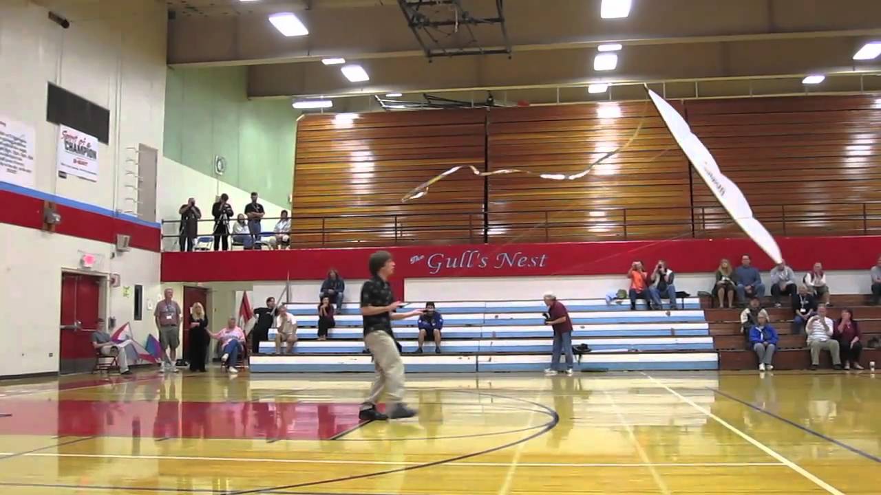 Connor Doran - 2010 AKA Grand Nationals (quad kite indoor demo) - YouTube